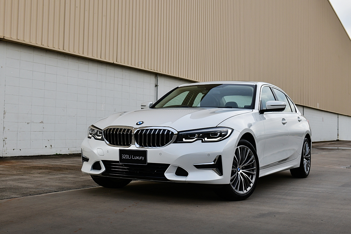เสริมทัพรถยนต์สปอร์ตซีดานตระกูล เผยโฉม BMW 320Li Luxury